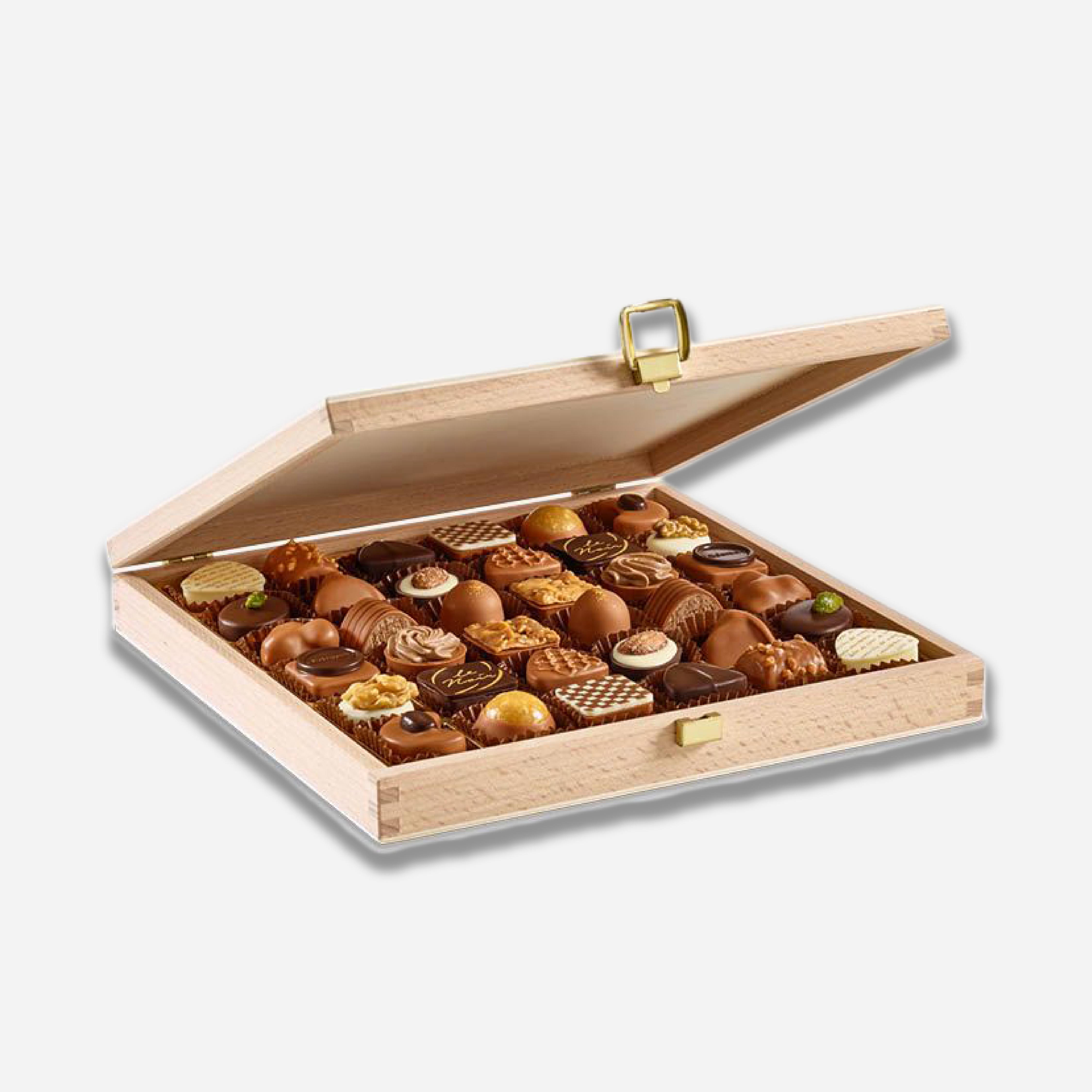 Pralines Woodbox Small 36 pcs | Läderach Chocolatier Suisse