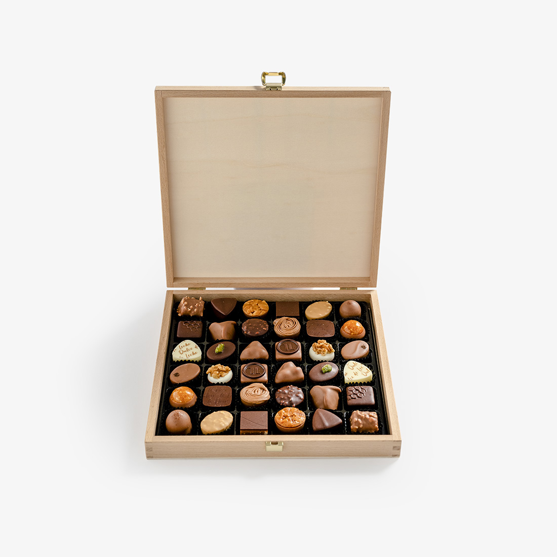 Pralines Woodbox Small 36 pcs | Läderach Chocolatier Suisse